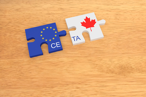 Ceta Eu와 캐나다 국기 퍼즐 조각 에 나무 그림 3차원 형태에 대한 스톡 사진 및 기타 이미지 3차원 형태 개념