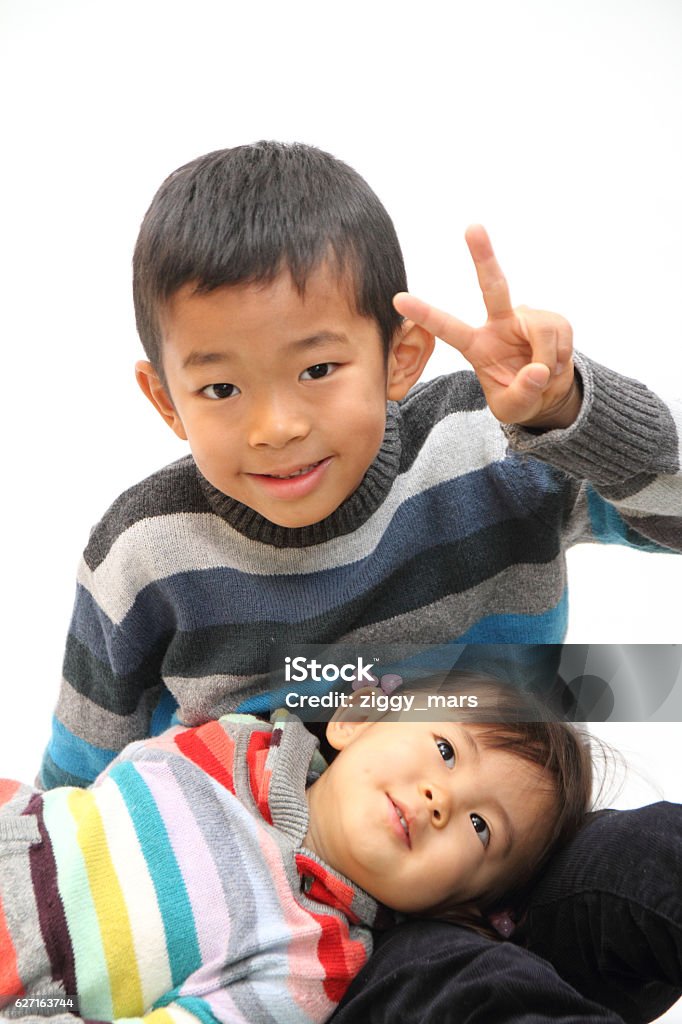 Saudara Dan Saudari Jepang Foto Stok - Unduh Gambar Sekarang - 12-17 ... Saudara Dan Saudari Jepang Foto Stok - Unduh Gambar Sekarang - 12-17 ...