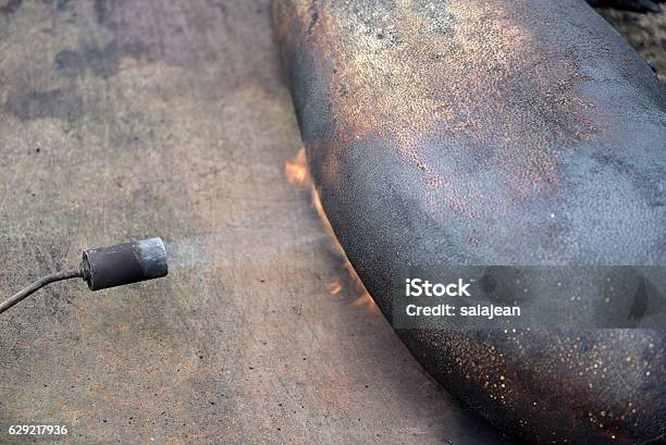 Photo Libre De Droit De Labattage Brûle Les Poils De Cochon Avec Un