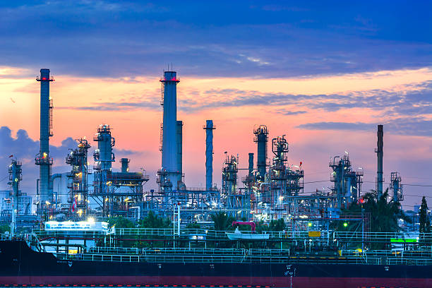 Oil Factory Pictures | Download Free Images on Unsplash