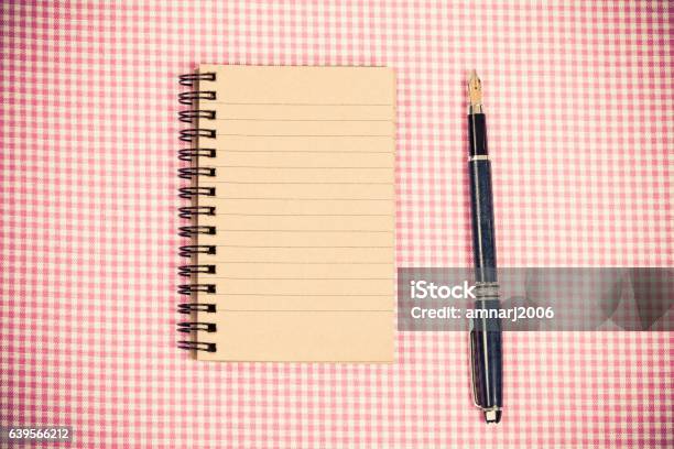 Notebook Kertas Daur Ulang Pada Tekstur Kain Pakaian Foto Stok - Unduh ... Notebook Kertas Daur Ulang Pada Tekstur Kain Pakaian Foto Stok - Unduh ...