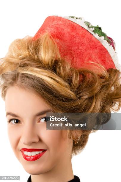 Potret Gadis Muda Cantik Dengan Gaya Rambut Modis Dalam Gulungan Bentuk ... Potret Gadis Muda Cantik Dengan Gaya Rambut Modis Dalam Gulungan Bentuk ...