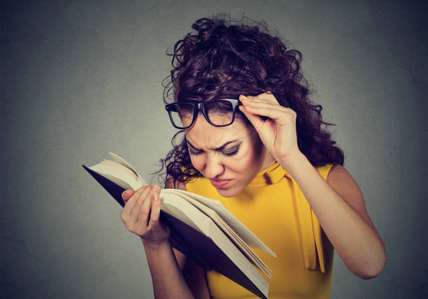 Plisser Les Yeux Banque Dimages Et Photos Libres De Droit Istock