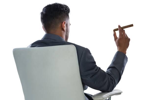 30,000+ Man Smoking Cigar Pictures | Download Free Images on Unsplash
