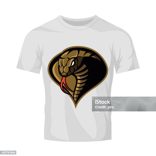 Öfkeli Cobra Spor Vektör Logo Kavramı Üzerinde Beyaz Tshirt Mockup