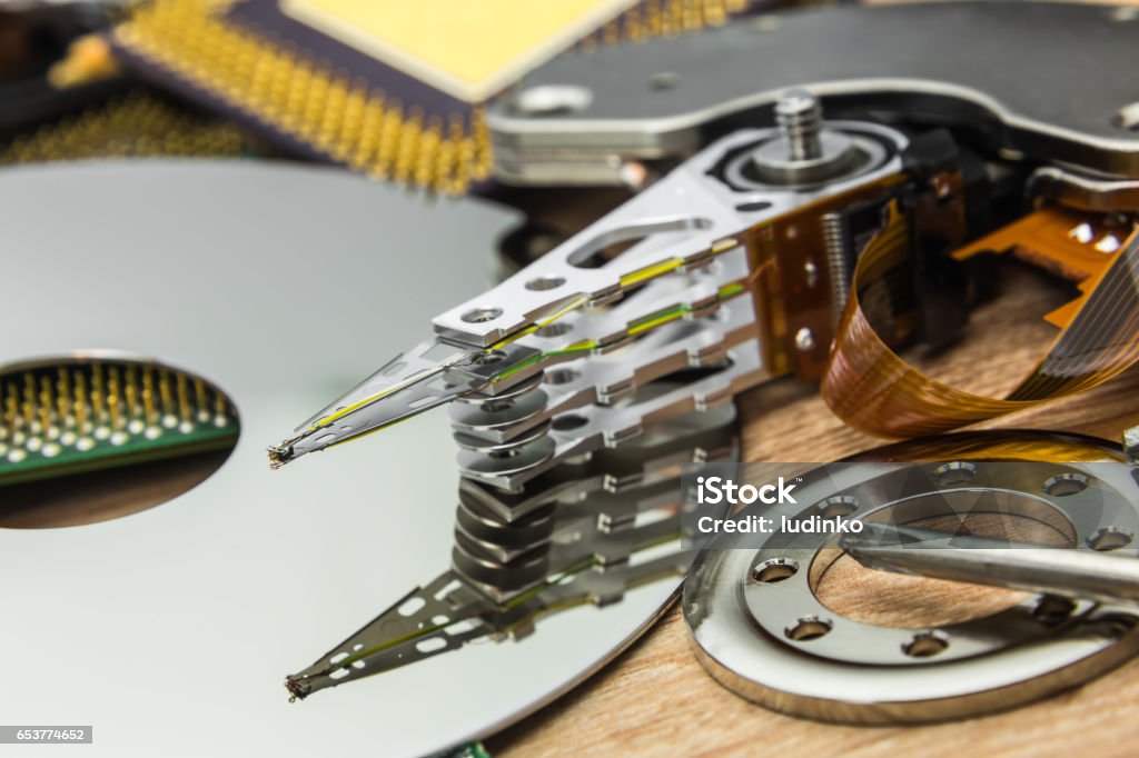 Platter Actuator Arm And Axis With Actuator Stock Photo - Download ... Platter Actuator Arm And Axis With Actuator Stock Photo - Download ...