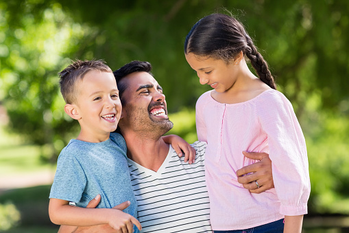Photo Libre De Droit De Père Samuser Avec Son Fils Et Sa Fille Dans Le