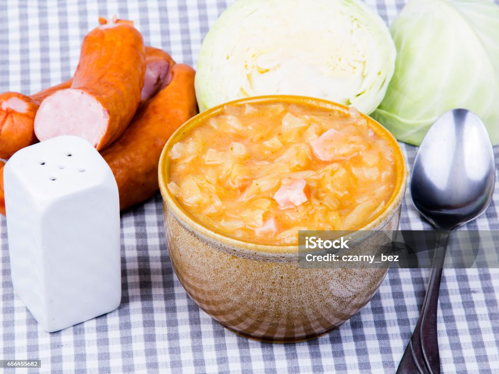 Bigos 폴란드 소금에 절인 양배추와 소시지 재료와 스튜 0명에 대한 스톡 사진 및 기타 이미지 0명 고기 고추류