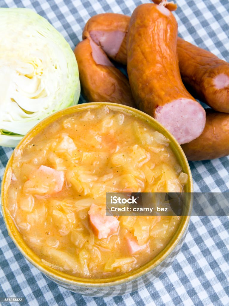 Bigos 폴란드 소금에 절인 양배추와 소시지 재료와 스튜 0명에 대한 스톡 사진 및 기타 이미지 0명 고기 고추류