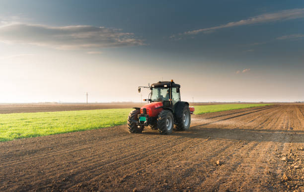 Tractor Field Pictures | Download Free Images on Unsplash