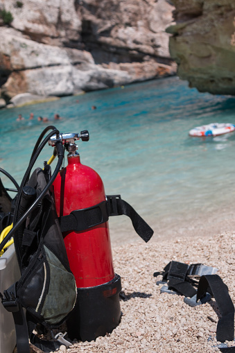 Photo Libre De Droit De Réservoir Doxygène De Plongée Rouge Pour