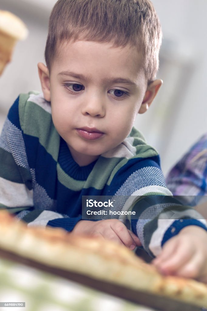 Kakak Dan Adik Makan Pizza Foto Stok - Unduh Gambar Sekarang - Anak ... Kakak Dan Adik Makan Pizza Foto Stok - Unduh Gambar Sekarang - Anak ...