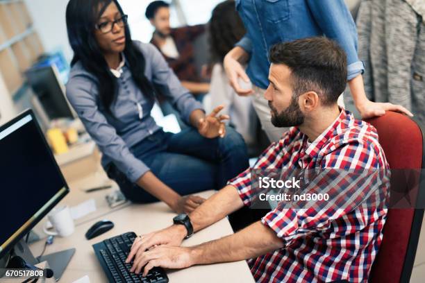Programmer Bekerja Di Kantor Perusahaan Pengembangan Perangkat Lunak