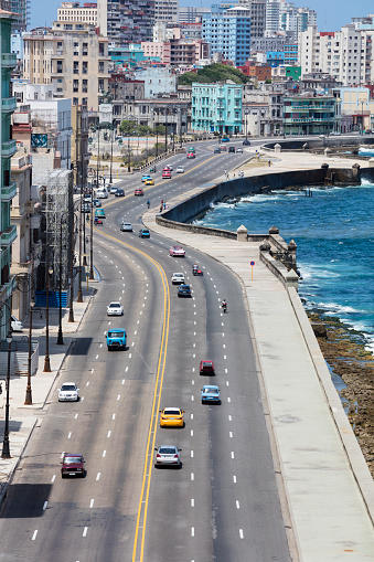 Malecon 하바나 쿠바에 교통 거리에 대한 스톡 사진 및 기타 이미지 거리 건물 외관 건축 Istock