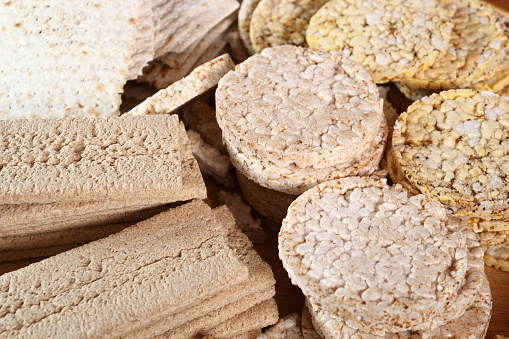 Crispbread의 다른 종류입니다 쌀 케이크 옥수수 가겠다고 그리츠 호 밀 Crispbread 0명에 대한 스톡 사진 및