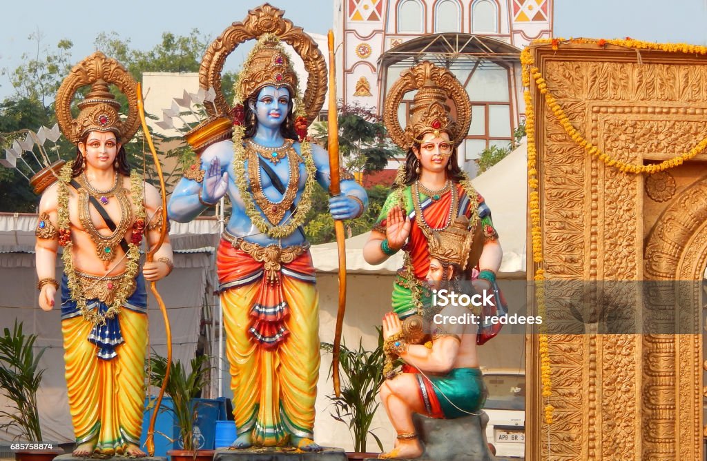 Dewa Hindu Ramalakshmanasita Dan Idola Hanuman Selama Karthika Deepam ... Dewa Hindu Ramalakshmanasita Dan Idola Hanuman Selama Karthika Deepam ...