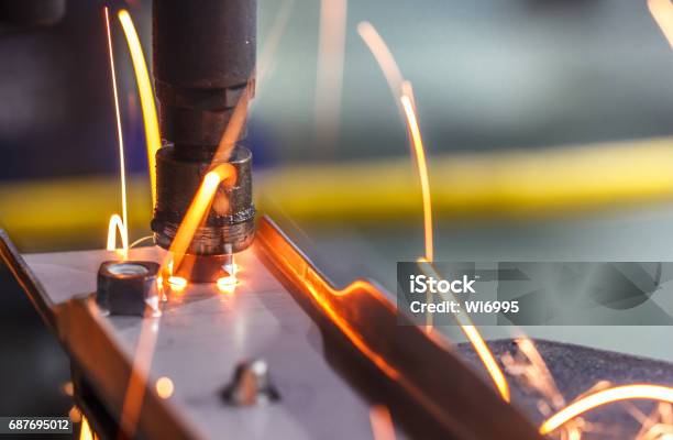 Spot 용접 발행기 강철에 대한 스톡 사진 및 기타 이미지 강철 건설 기계류 건설 산업 Istock