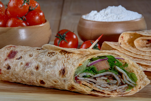 Doner 터키 Shawarma 파스타 전통적인 Doner 랩 뒤륌에 대한 스톡 사진 및 기타 이미지 뒤륌 고기 구이