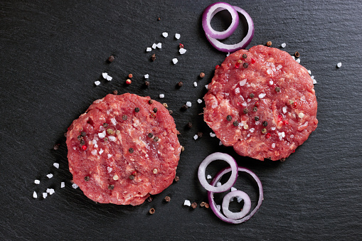 Potongan Burger Daging Sapi Buatan Sendiri Foto Stok Unduh Gambar