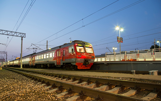 Kereta Di Peron Penumpang Moskow Foto Stok - Unduh Gambar Sekarang - iStock Kereta Di Peron Penumpang Moskow Foto Stok - Unduh Gambar Sekarang - iStock