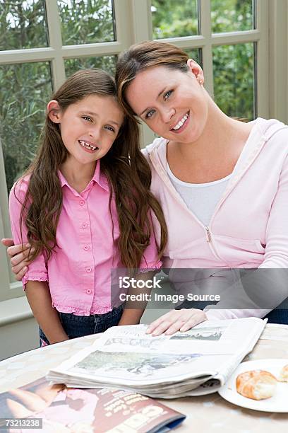 인물 사진 구슬눈꼬리 및 딸이다 2명에 대한 스톡 사진 및 기타 이미지 2명 30 39세 가정 생활 Istock