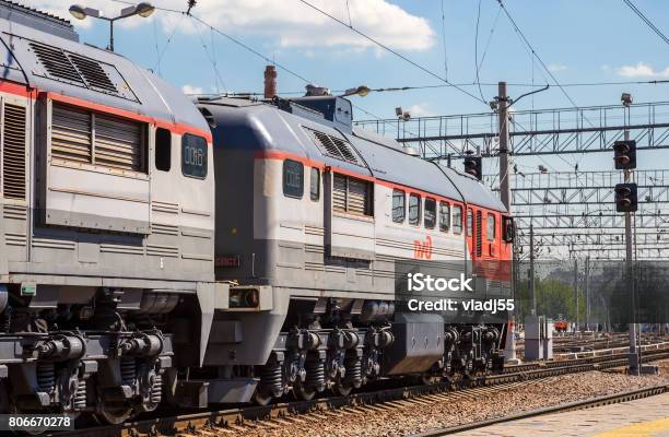 Kereta Di Peron Penumpang Moskow Adalah Salah Satu Dari Sembilan ... Kereta Di Peron Penumpang Moskow Adalah Salah Satu Dari Sembilan ...