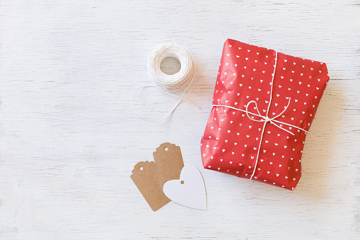 Tampilan Teratas Pada Hadiah Perayaan Yang Bagus Dengan Pita Dan Tag ... Tampilan Teratas Pada Hadiah Perayaan Yang Bagus Dengan Pita Dan Tag ...