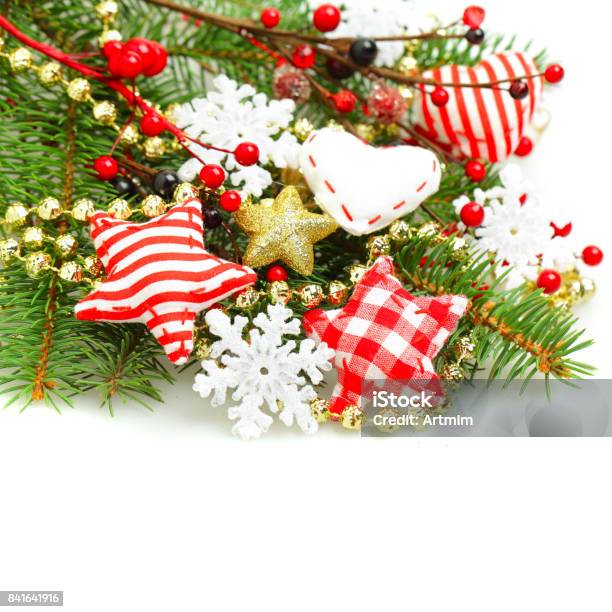 Adornos De Navidad De Colores Fondo Frontera Aislado En Blanco Foto de ... Adornos De Navidad De Colores Fondo Frontera Aislado En Blanco Foto de ...