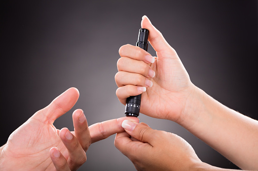 Glucometer 검사 환자의 설탕 수준 의사 Screening에 대한 스톡 사진 및 기타 이미지 Screening 건강