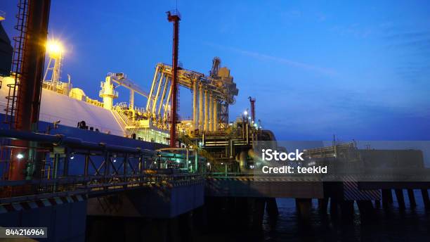 Lng 선 항공사 터미널 액화천연가스에 대한 스톡 사진 및 기타 이미지 액화천연가스 가솔린 개념 Istock