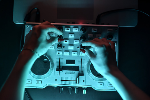 Dj 믹서 디스코 서치 조명 러시아에 대한 스톡 사진 및 기타 이미지 러시아 사진 이미지 수평 구성 Istock