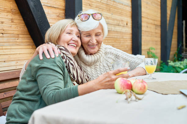 Old Friends Pictures | Download Free Images on Unsplash