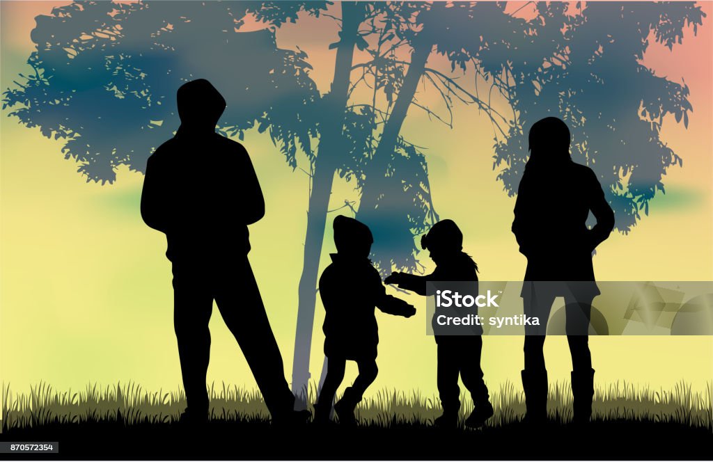 Ilustración De Familia Siluetas En La Naturaleza Y Más Vectores Libres