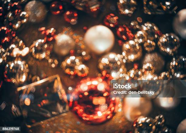 Bokeh입니다 새 해 Bokeh 배경입니다 다채로운 Bokeh와 추상적인 배경입니다 Defocused 조명입니다 크리스마스