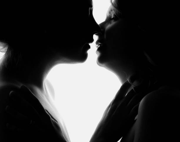 230 Fotos Bilder Und Lizenzfreie Bilder Zu Lesbian Kissing Hot Istock