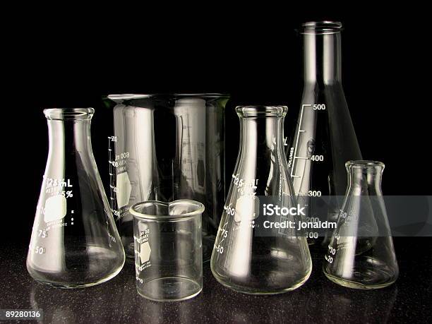 Erlenmeyer 플래스크 전용 및 비커 개체 그룹에 대한 스톡 사진 및 기타 이미지 개체 그룹 과학 실험 과학자