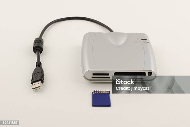 외부 Usb 메모리 카드 판독기 Wsd 0명에 대한 스톡 사진 및 기타 이미지 0명 Usb 케이블 데이터 Istock