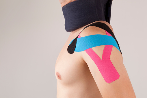 Kinesio 어깨 안정화에 대 한 녹화 건강관리와 의술에 대한 스톡 사진 및 기타 이미지 건강관리와 의술 근육 근육