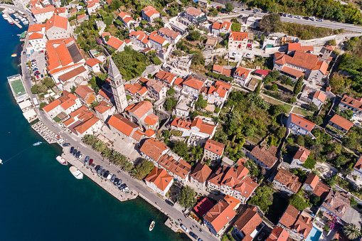 Kotor의만의 Perast 몬테네그로의 마을 조감도 건물 외관에 대한 스톡 사진 및 기타 이미지 건물 외관 건축 공중