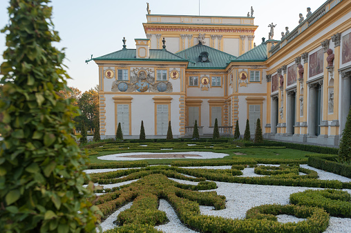 Wilanow 궁전 바르샤바 폴란드 10 월 2014 궁전 주위 정원 외부 전망 0명에 대한 스톡 사진 및 기타 이미지 0명