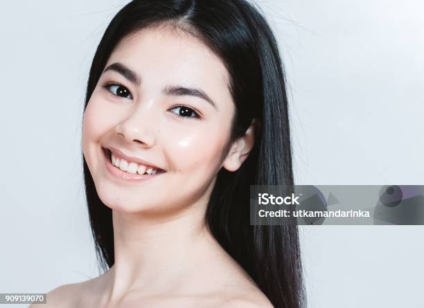 Kecantikan Wanita Asia Menghadapi Potret Model Spa Cantik Gadis Dengan