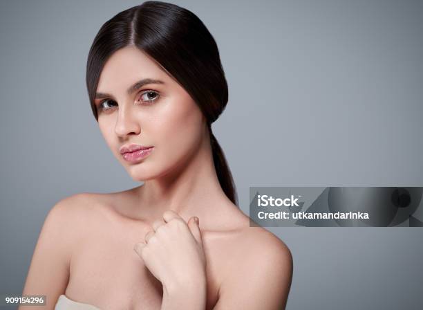 Orangorang Wanita Cantik Menghadapi Potret Model Spa Cantik Gadis
