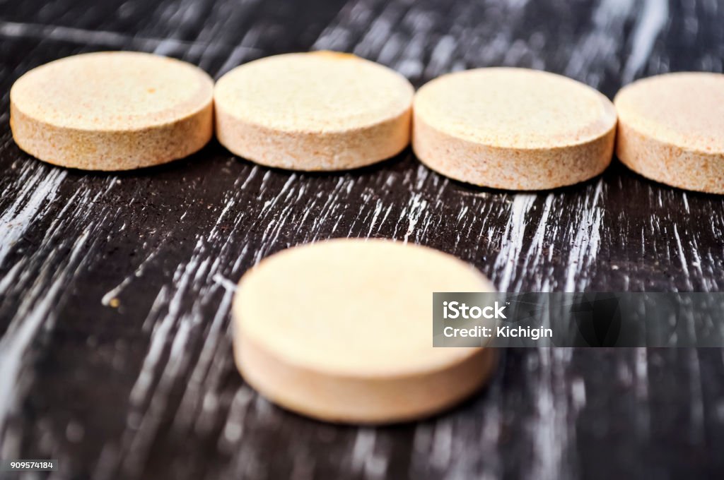 Pil Dan Vitamin Untuk Kesehatan Di Atas Meja Obat Untuk Mengobati Foto ... Pil Dan Vitamin Untuk Kesehatan Di Atas Meja Obat Untuk Mengobati Foto ...