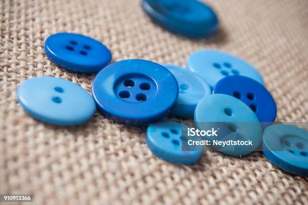 Hessian 질감 배경 블루 봉 단추 갈색에 대한 스톡 사진 및 기타 이미지 갈색 개념 개념과 주제 Istock