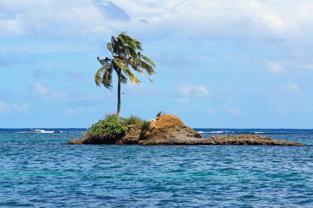Small Island Pictures | Download Free Images on Unsplash