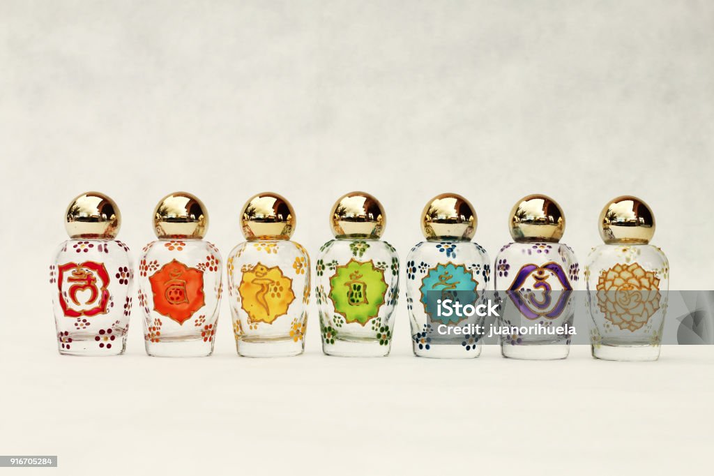 Botol Kaca Dengan Simbol Tujuh Chakra Foto Stok - Unduh Gambar Sekarang ... Botol Kaca Dengan Simbol Tujuh Chakra Foto Stok - Unduh Gambar Sekarang ...