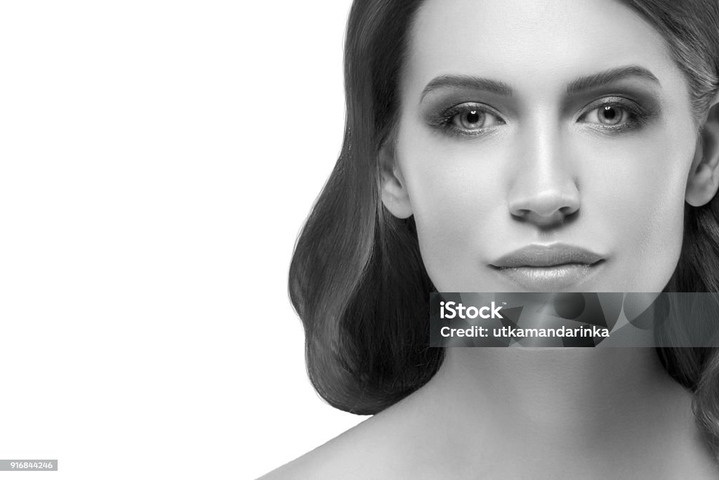 Wanita Cantik Wajah Close Up Potret Studio Muda Hitam Dan Putih Foto ... Wanita Cantik Wajah Close Up Potret Studio Muda Hitam Dan Putih Foto ...