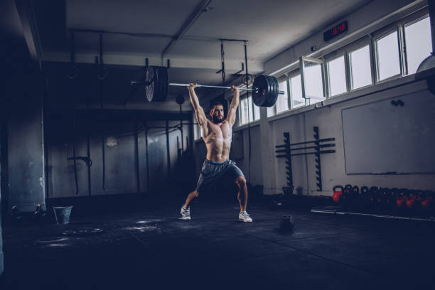 227 000 Bodybuilder Man Photos Taleaux Et Images Libre De Droits Istock