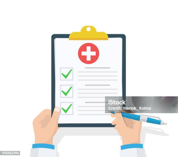 Dokter Memegang Clipboard Dan Membuat Catatan Di Atasnya Laporan Medis