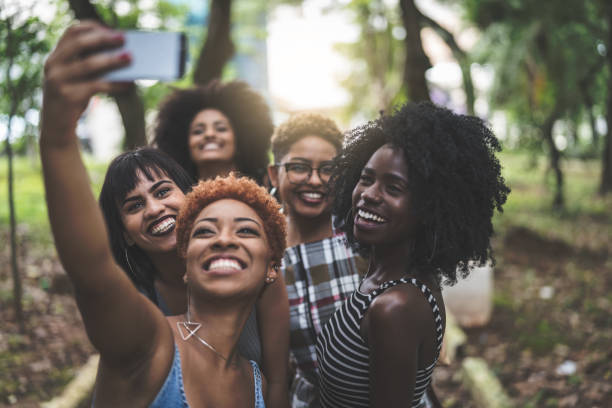 Five Friends Pictures | Download Free Images on Unsplash